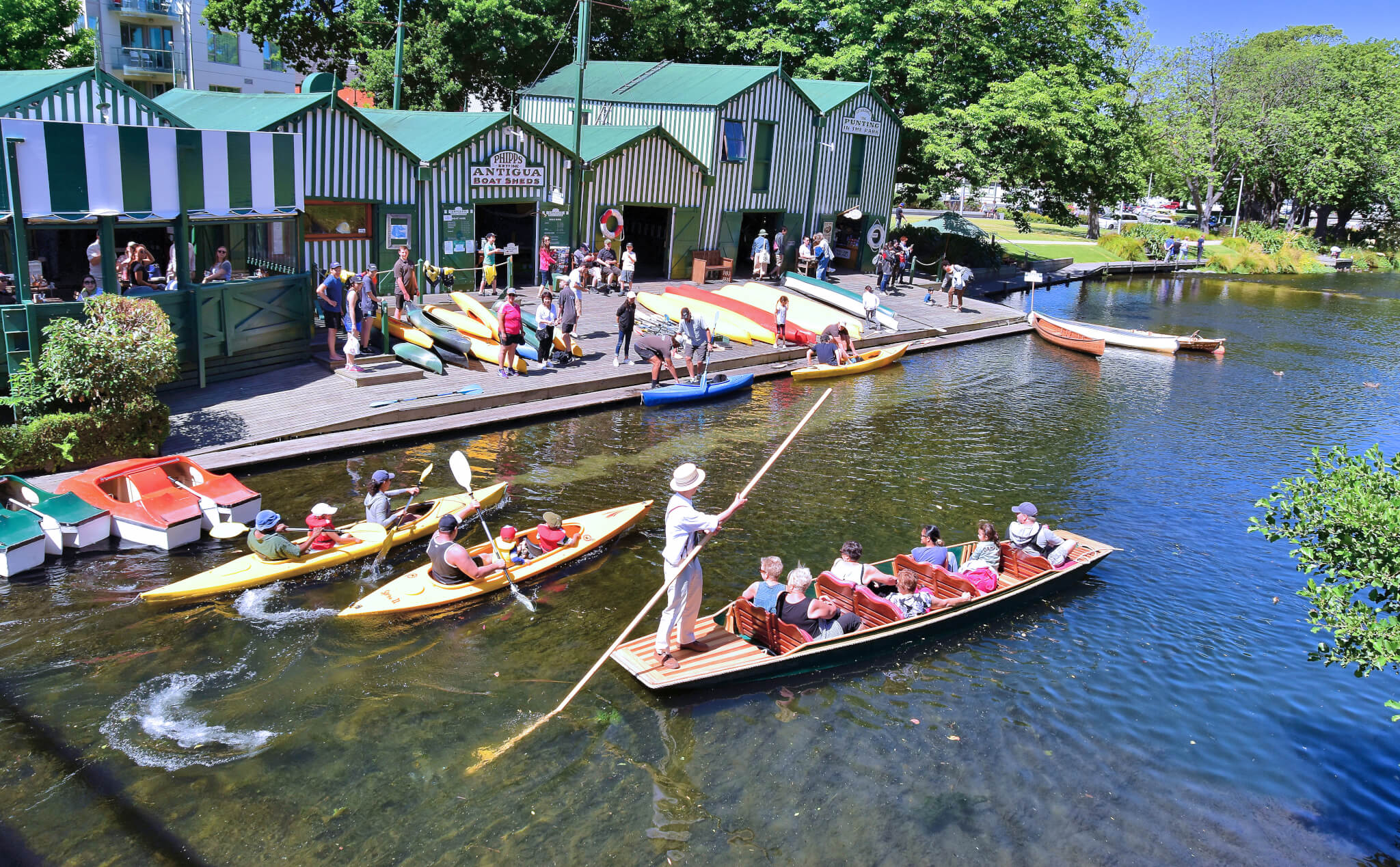 Punting - Iconic Avon River Tour | Christchurch Attractions